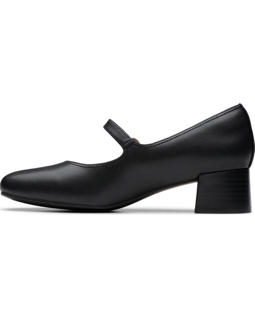 Clarks Iridessa Rae Square Toe Pumps in Black | Lyst
