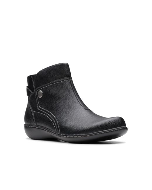 Clarks Collection Ashland Mabel Flat Boots in Black | Lyst
