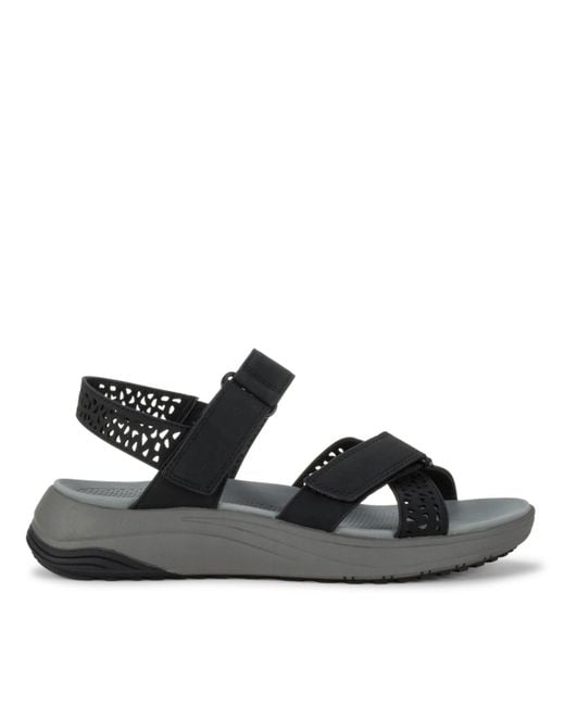 BareTraps Jubilee Wedge Sandals in Black | Lyst