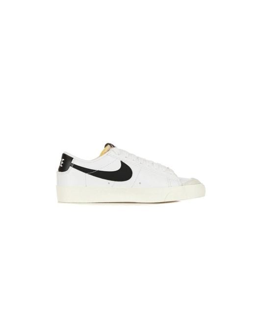 Nike Sneakers in White | Lyst