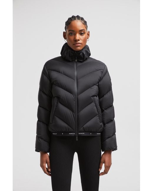 Moncler Grignan Diagonal-Quilted Short Down Jacket in Black | Lyst