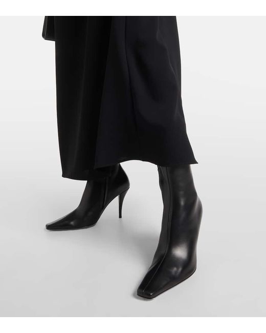 The Row Shrimpton Leather Ankle Boots in Black | Lyst