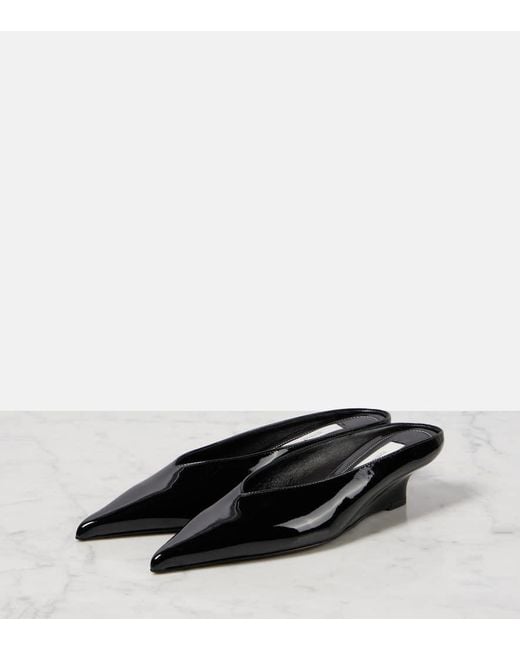 TOTEME Sharp Patent Leather Wedge Mules in Black | Lyst