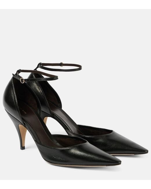 The Row Uxor Leather Pumps in Black | Lyst