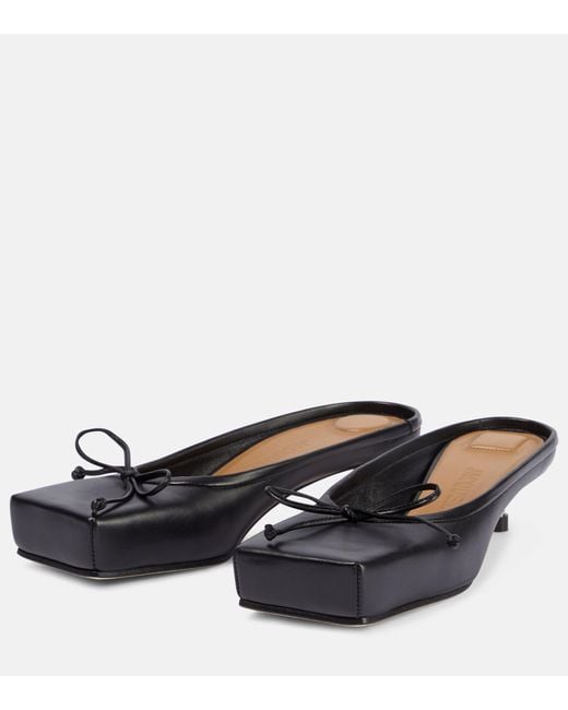 Jacquemus Les Mules Basses Ballet Leather Mules in Black | Lyst