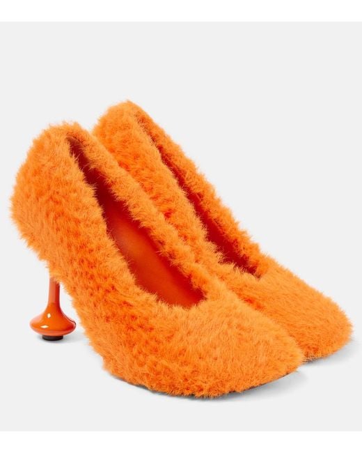 Loewe Toy 90 Faux Shearling Pumps in Orange | Lyst