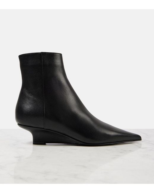 TOTEME Sharp 40 Leather Ankle Boots in Black | Lyst