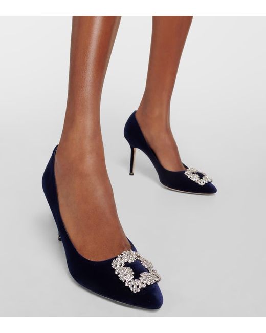 Manolo Blahnik Hangisi 90 Embellished Velvet Pumps in Blue | Lyst