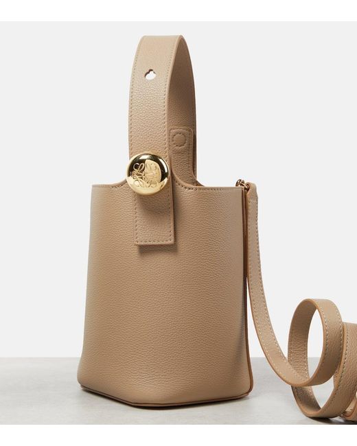 Loewe Pebble Mini Leather Bucket Bag in Natural | Lyst