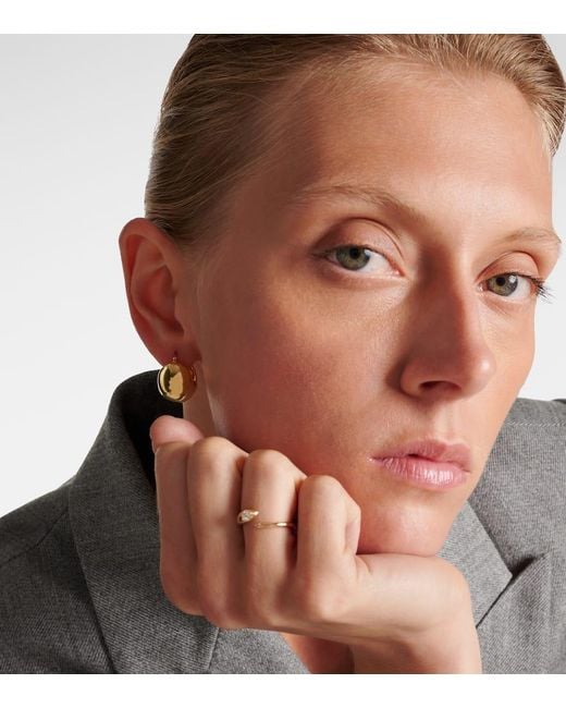 STONE AND STRAND Ultra Puff 14Kt Huggies in White | Lyst