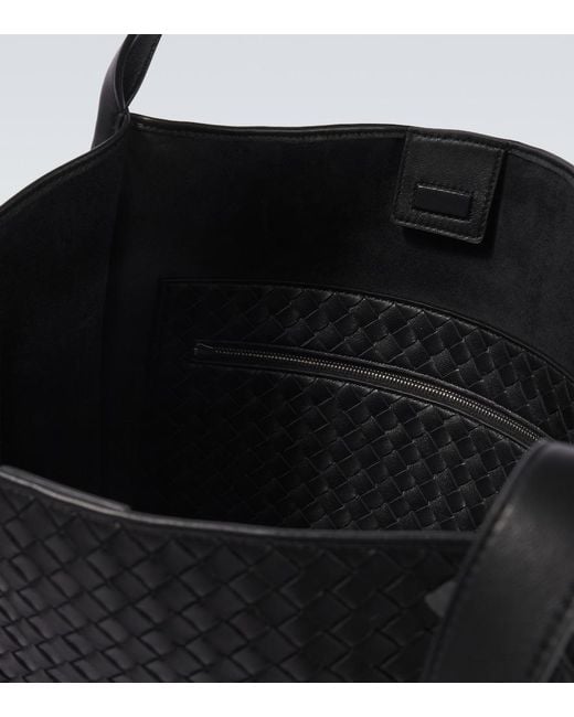 Bottega Veneta Corriere Intrecciato Leather Tote Bag in Black for Men ...