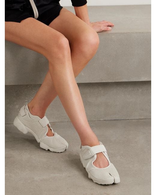 Nike Air Rift Mesh Split-Toe Sneakers in White | Lyst UK