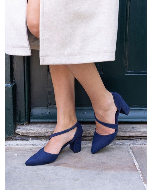 Novo Idaho Mid Block Asymetric Strap Point Courts in Blue | Lyst