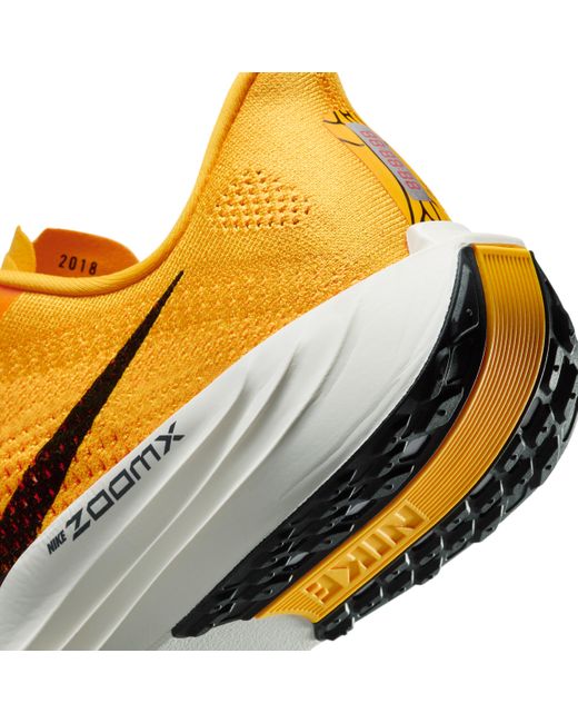 Nike Pegasus Plus Lv8 Road Running Shoes in Yellow for Men | Lyst