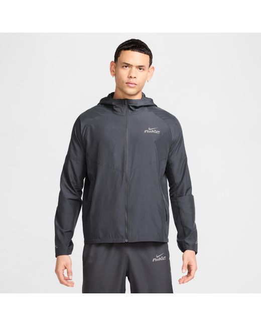 Nike Miler Flash Water-Repellent Running Jacket in Gray for Men | Lyst