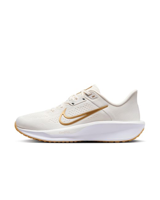 Nike Quest 6 Road Running Shoes in White | Lyst