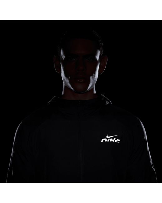 Nike Miler Flash Water-Repellent Running Jacket in Gray for Men | Lyst
