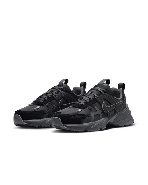 Nike V2K Run Gore-Tex Waterproof Shoes in Black | Lyst