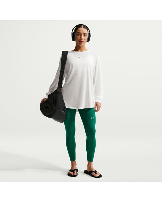 Nike One Relaxed Dri-Fit Long-Sleeve Top in Black | Lyst