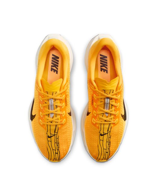 Nike Pegasus Plus Lv8 Road Running Shoes in Yellow for Men | Lyst