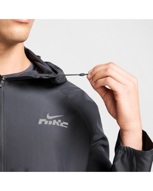 Nike Miler Flash Water-Repellent Running Jacket in Gray for Men | Lyst