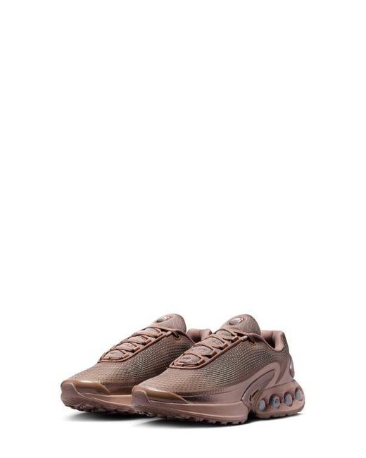 Nike Air Max Dn Sneaker in Brown | Lyst