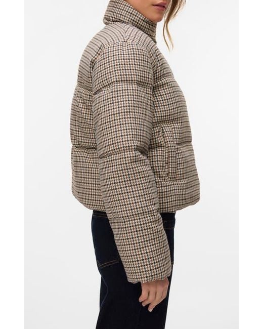 Vero Moda Lyon Short Houndstooth Puffer Jacket in Gray | Lyst