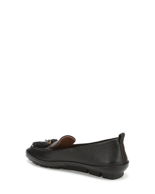 Naturalizer Betsy Tassel Moc Toe Loafer in Black | Lyst