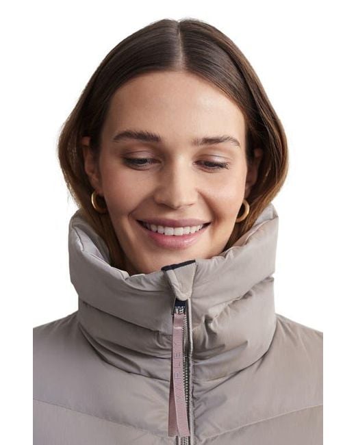 Varley Alena 700 Fill Power Down Puffer Jacket in Gray | Lyst
