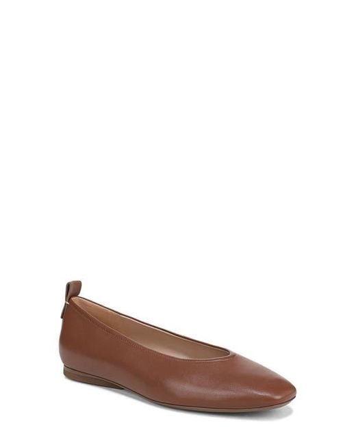27 EDIT Naturalizer Carla Flat in Brown | Lyst
