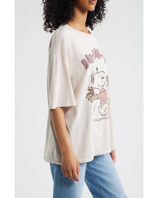 Junk Food Peanuts Snoopy Oversize Cotton Graphic T-Shirt in White | Lyst