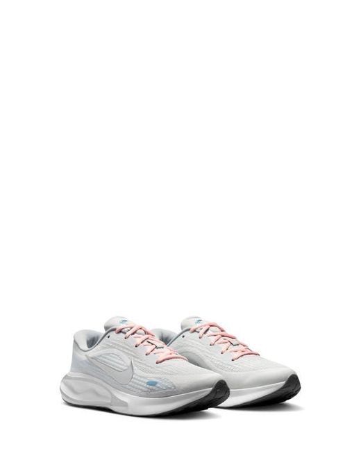 Nike Journey Road Runner Sneaker in White | Lyst