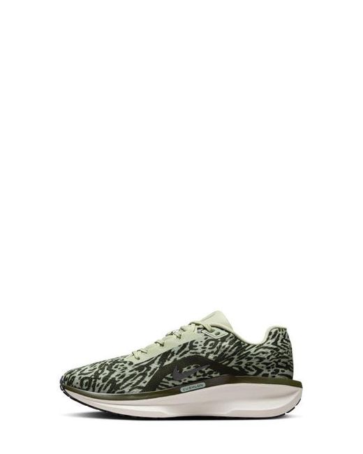 Nike Winflo 11 Road Runner Running Shoe in Green | Lyst