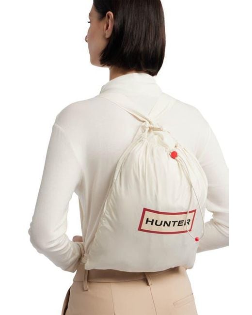 HUNTER Belted Packable Quilted Jacket in White | Lyst