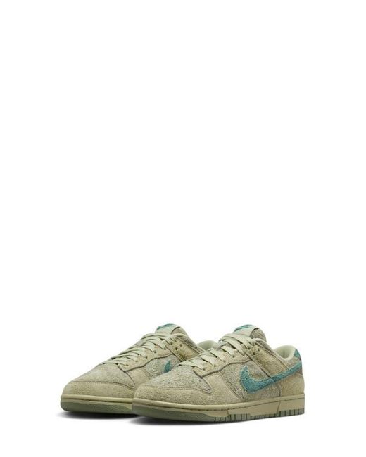 Nike Dunk Low Suede Basketball Sneaker in Green | Lyst