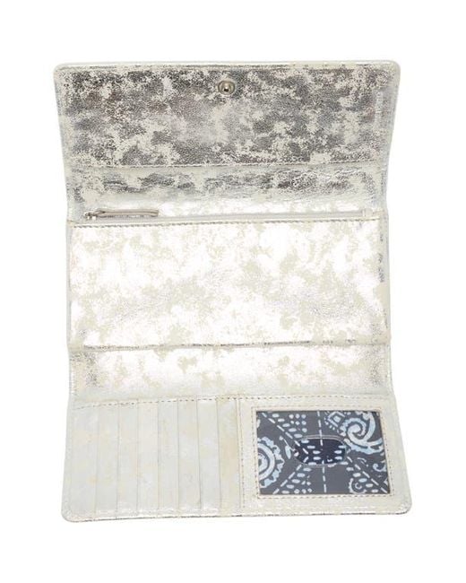 Lucky Brand Kaur Leather Crossbody Wallet in White | Lyst