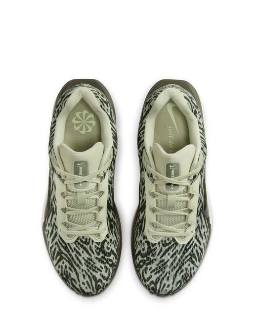 Nike Winflo 11 Road Runner Running Shoe in Green | Lyst