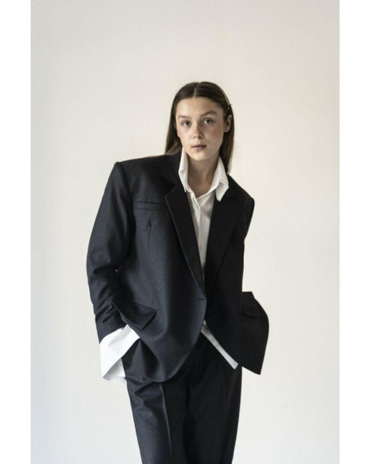KM BY LANGE Pleyada Gentlewoman Oversize Grey Jacket in Black | Lyst