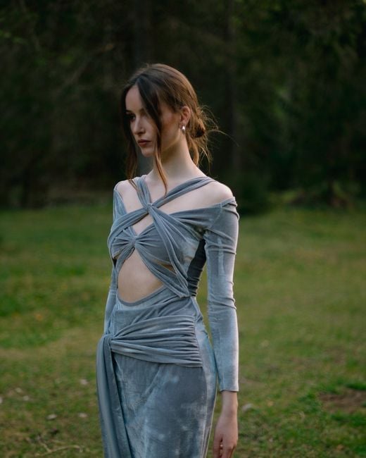 Mariandree Gaitan Gabrielle Knotted Cutout Velvet Bodysuit in Gray | Lyst