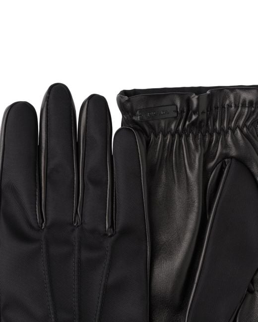 Prada Re-Nylon Triangle Logo Gloves in Black for Men | Lyst