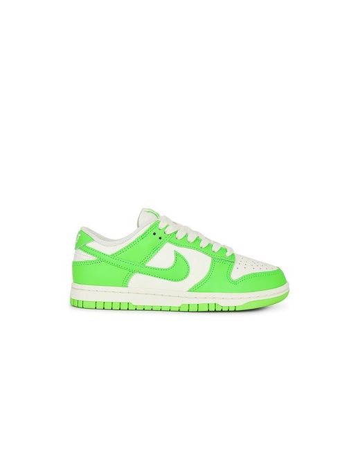 Nike Dunk Low Sneaker in Green | Lyst