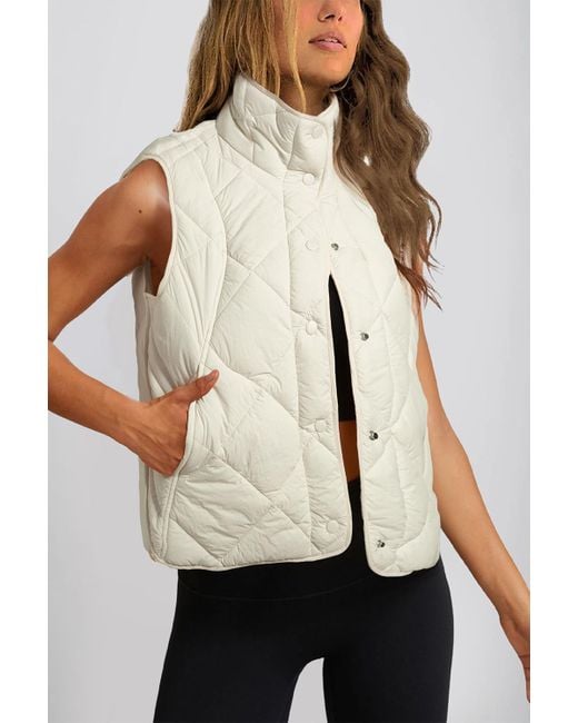 Azura Exchange Quilted Vest Diamond Pattern in Natural | Lyst UK
