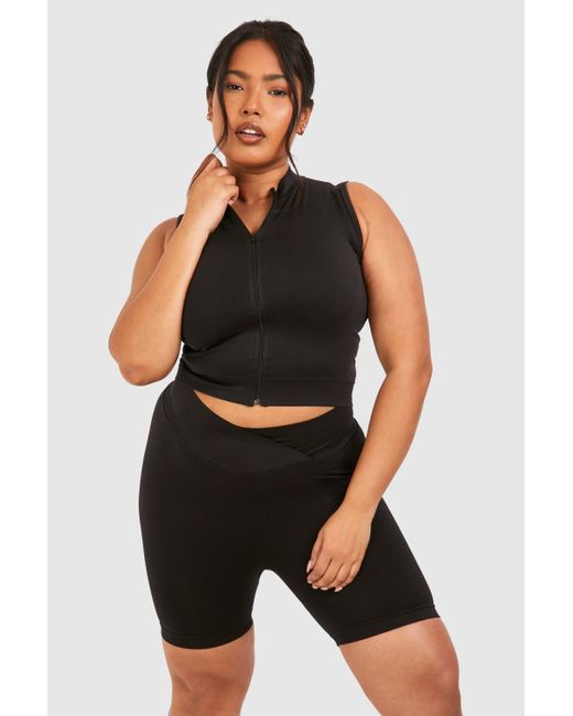 Boohoo Plus Seamless High Neck Zip Up Crop Top in Black | Lyst UK