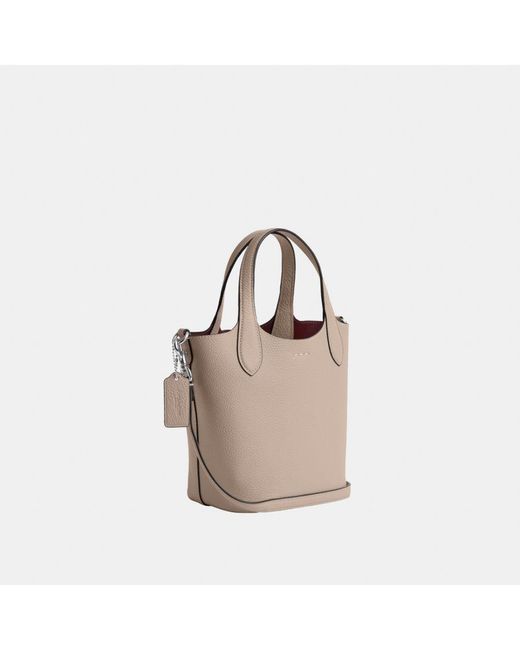 COACH Hanna Bucket Bag in White | Lyst UK