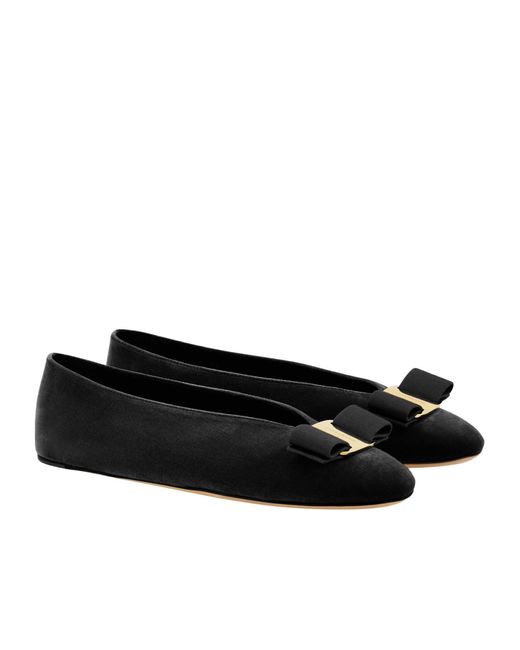Ferragamo Vara Bow Ballet Flats in Black | Lyst