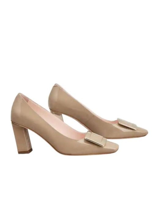 Roger Vivier Logo Engraved Block Heel Pumps in Natural | Lyst