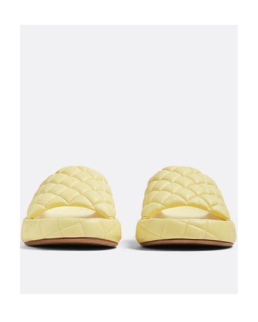 Bottega Veneta Logo Quilted Flat Bottom Flip-Flop in Yellow | Lyst