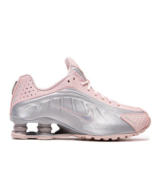 Nike Shox R4 Barely Rose Metallic Platinum in Black | Lyst