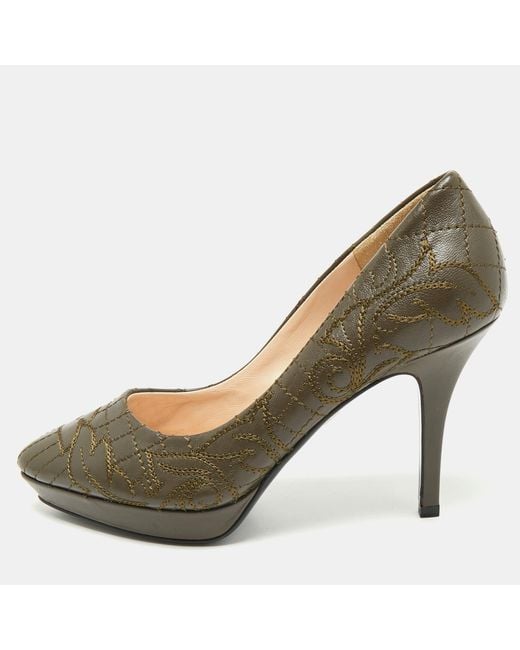 Versace Embroidered Leather Platform Pointed Toe Pumps in Natural | Lyst