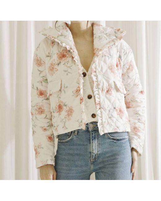 Storia Addie Pastel Rose Print Quilted Puffer Jacket in Natural | Lyst